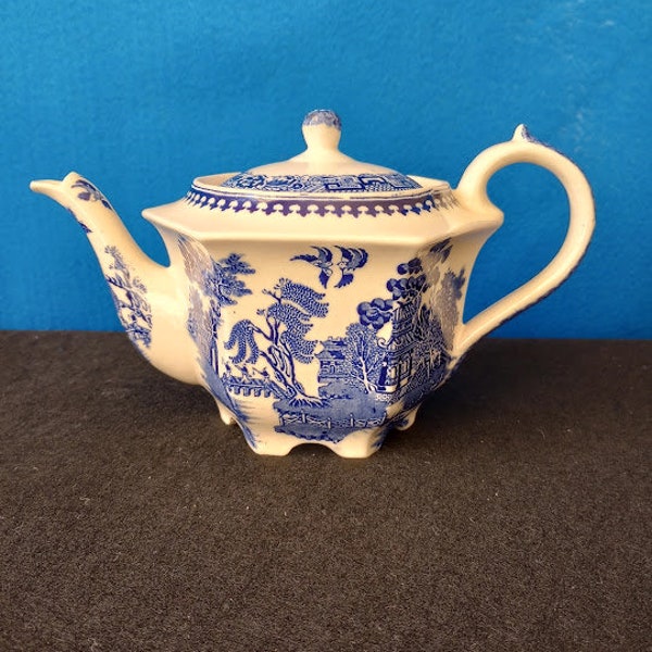 Blue Willow Teapot - Etsy