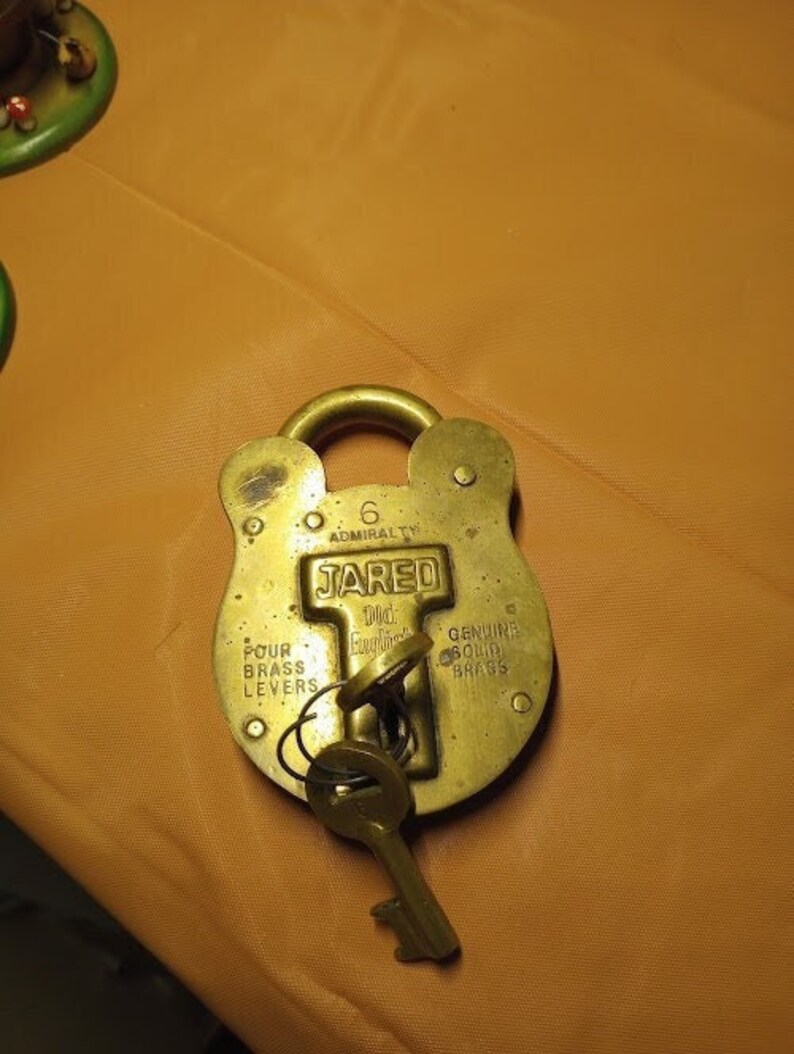 JARED Brass Lock Vintage Two Keys 4 X 2 3/4 - Etsy