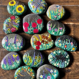 Hand Painted Floral Stones, Flower Gardens, Garden Stone, Painted Rock ...