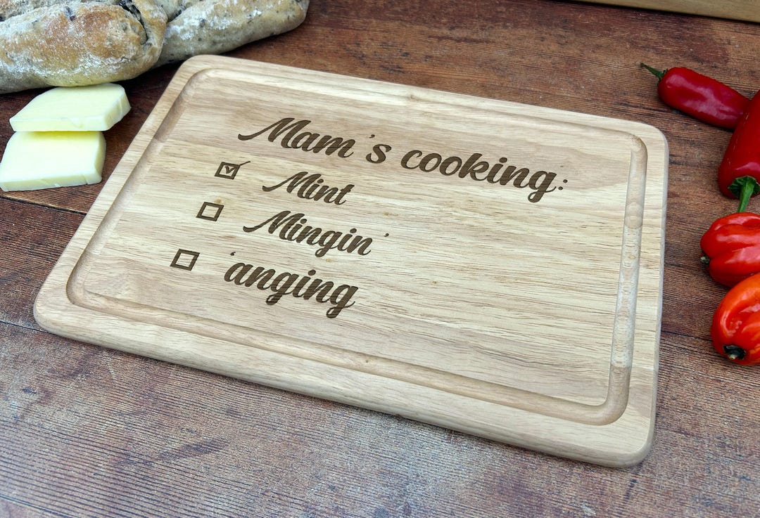 Wooden Chopping Board Funny Gift for Mum "mam's Cooking ..... Mint ...