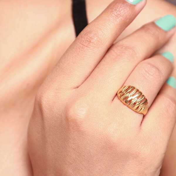 Kiss Ring - Etsy