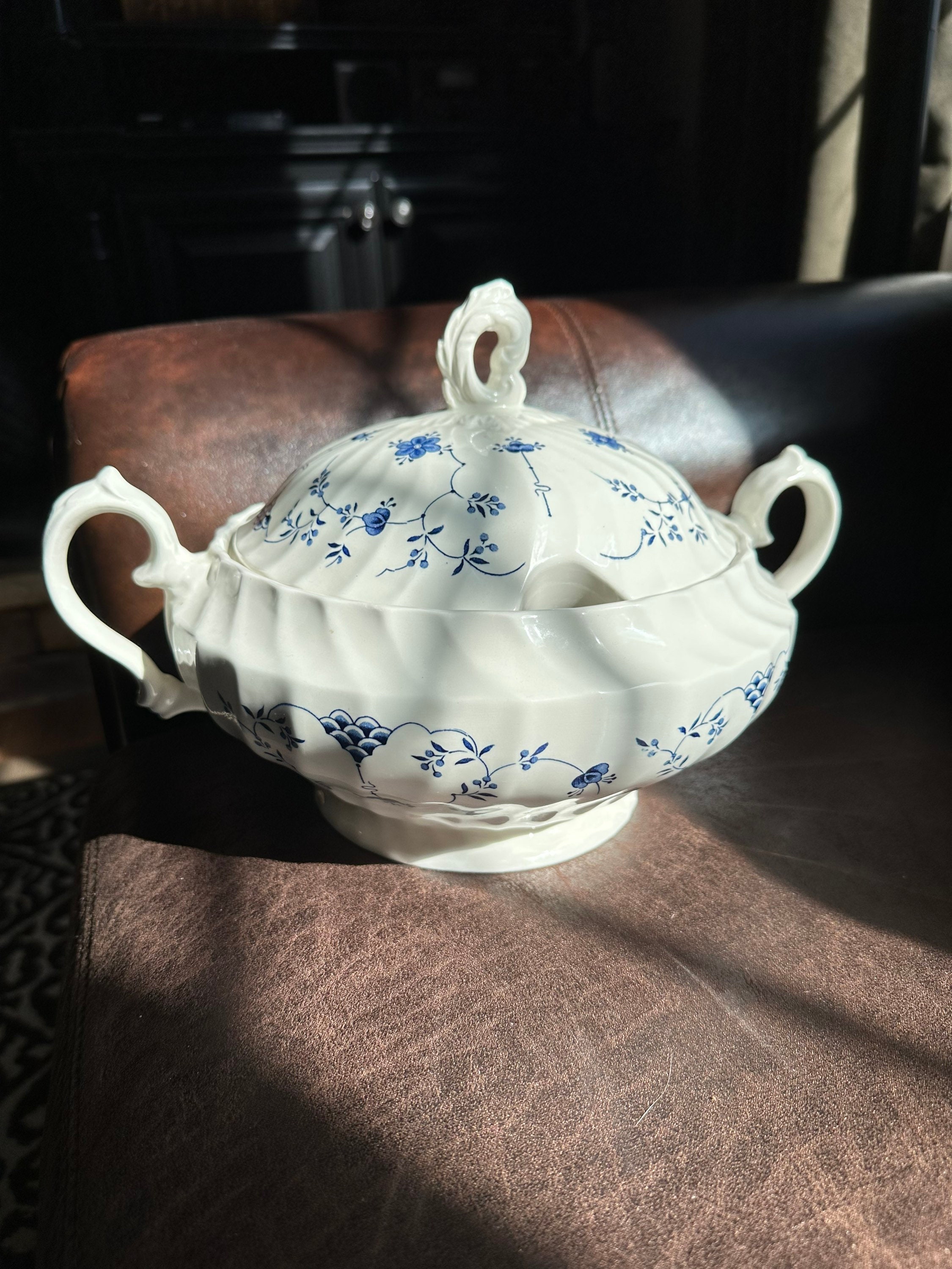 Vintage Churchill Blue Denmark China Soup Tureen With Swirl Rim and Lid ...