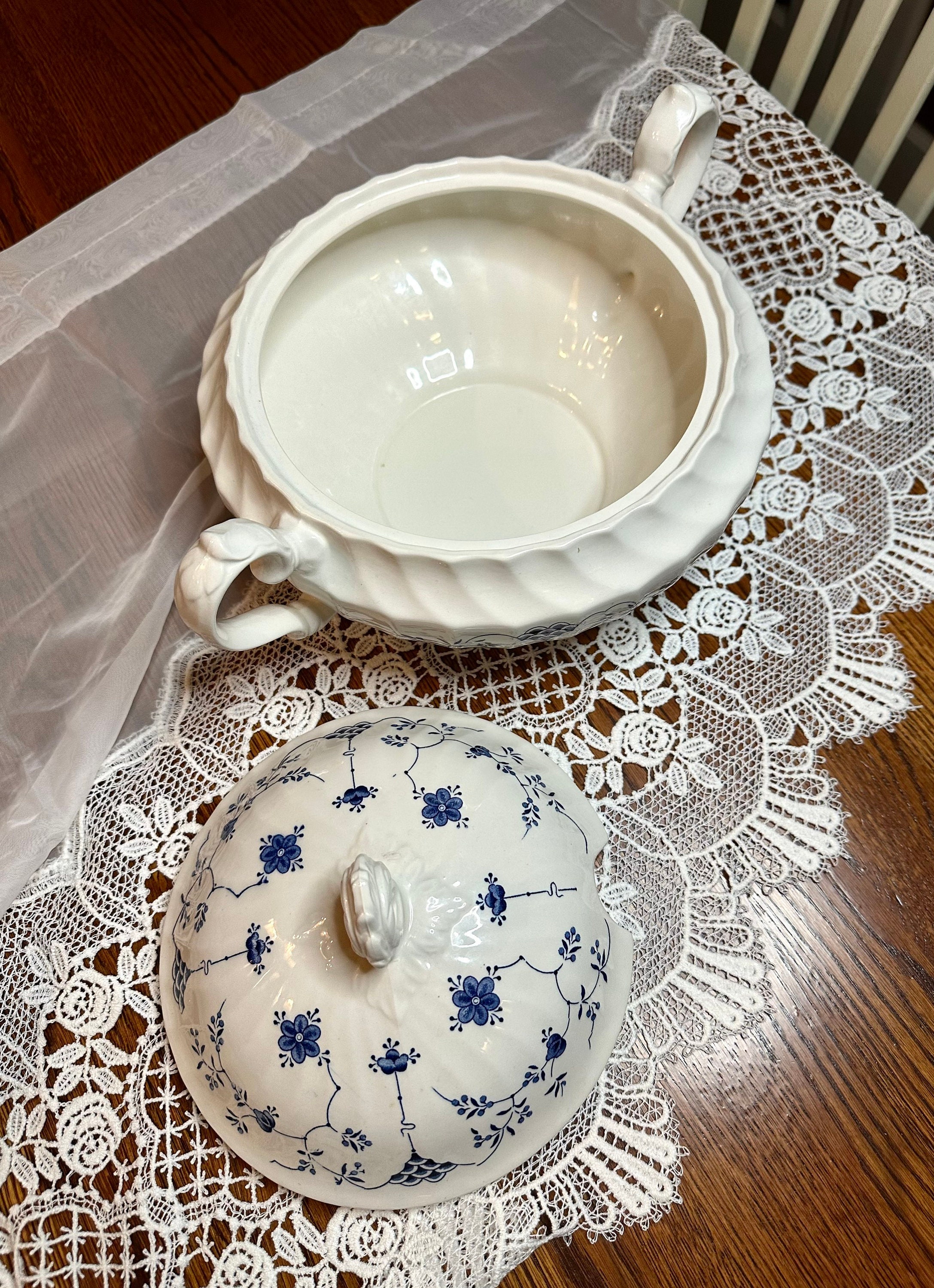 Vintage Churchill Blue Denmark China Soup Tureen With Swirl Rim and Lid ...