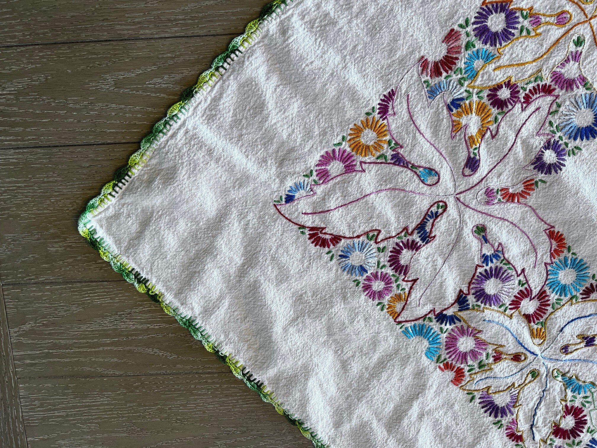Lovely Vintage Hand Embroidered Linens - Etsy
