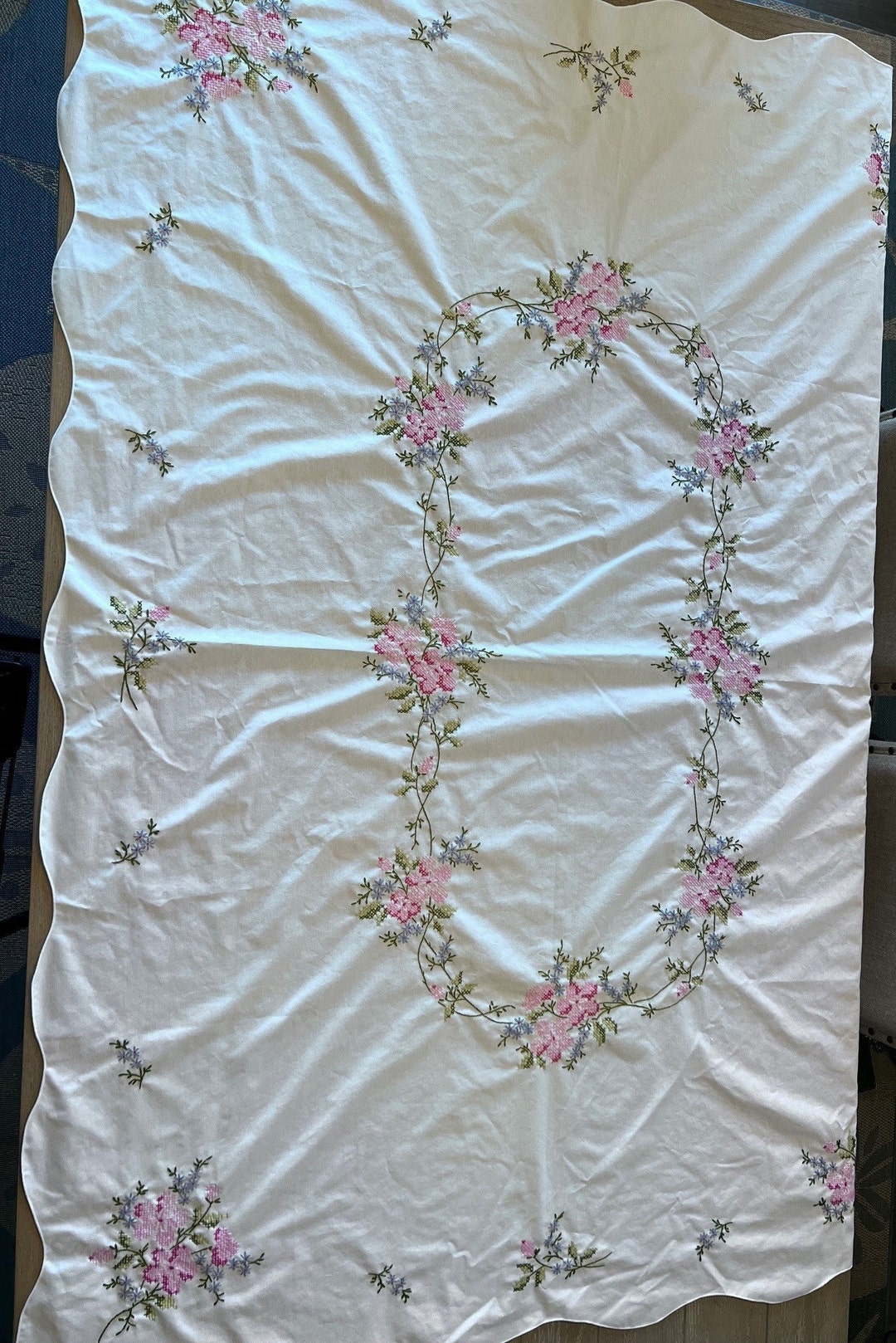 Lovely Vintage Hand Embroidered Linens - Etsy