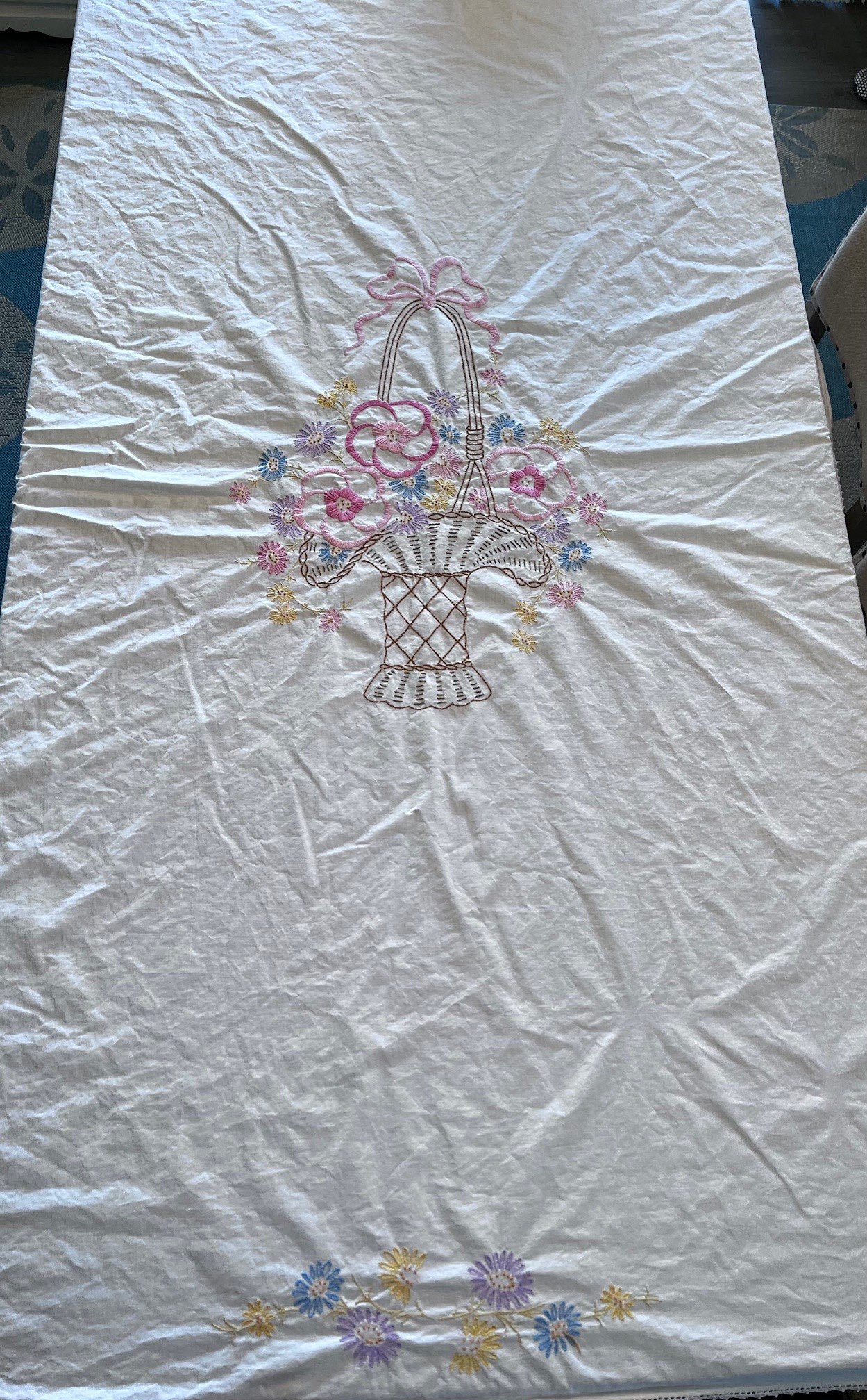 Lovely Vintage Hand Embroidered Linens - Etsy