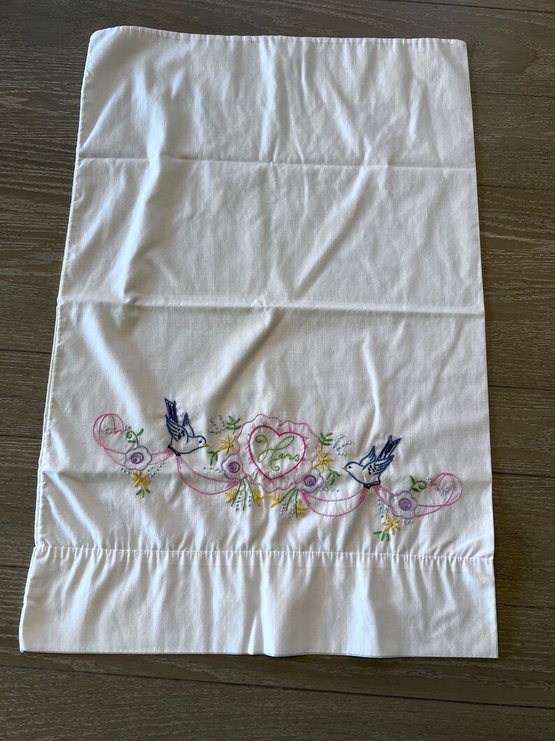Lovely Vintage Hand Embroidered Linens - Etsy