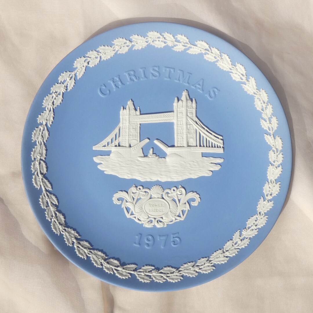 Wedgwood Commemorative Christmas Dinner Plate 1975 Tower - Etsy