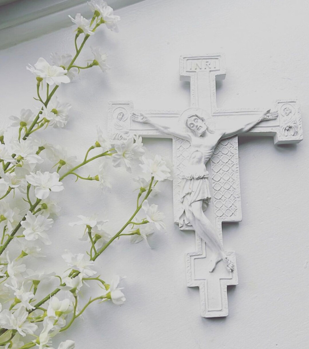 White Resin Crucifix - Religious Wall Decor (10.5 X 8 Inches) - Etsy