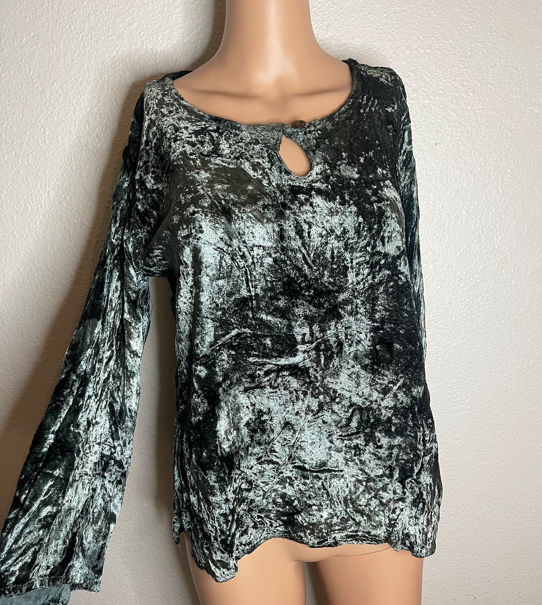 Gypsy Rose, Green Crushed Velvet Long Sleeve Top. Women’s Size Small ...