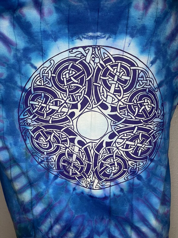 Lotus/Celtic knot blue tie dye t shirt. - Gem