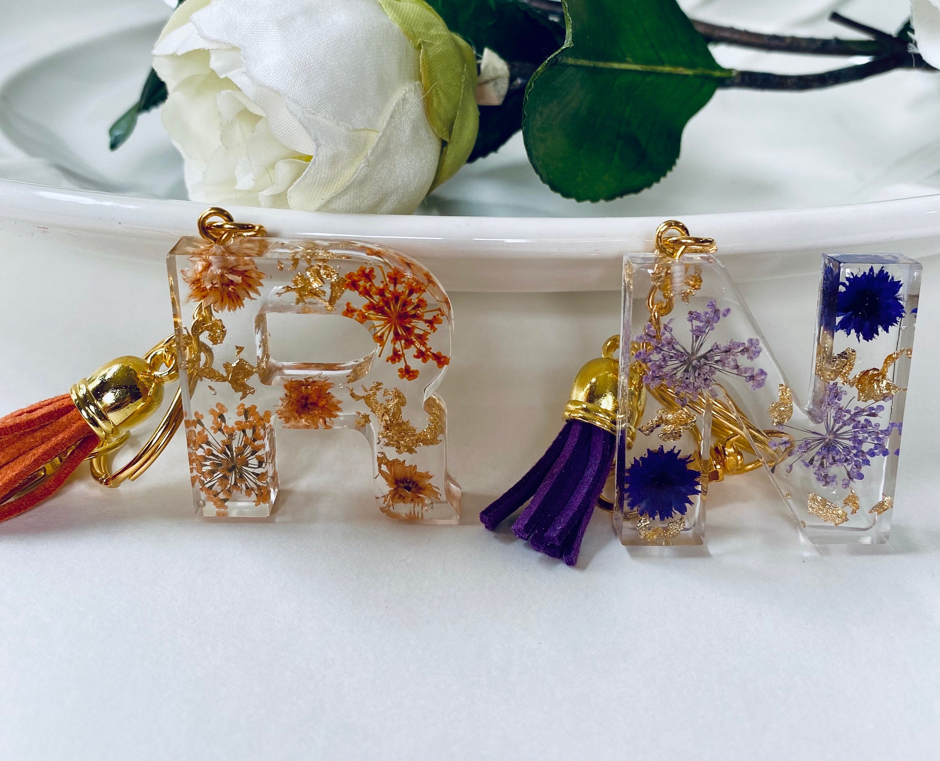 Handmade Flower Resin Letter Keychain Flower Keychain Initial Keychain ...