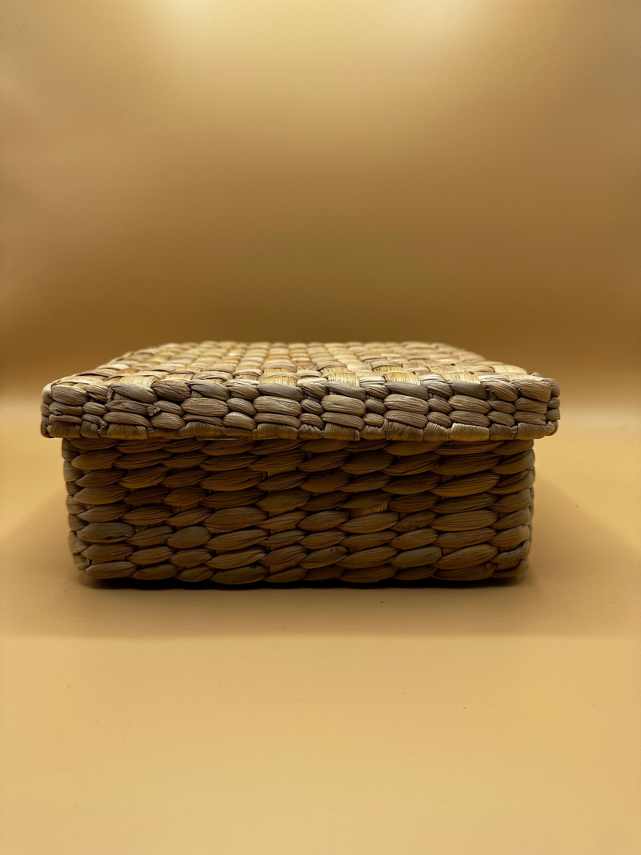 Buy Squared Handwoven Water Hyacinth Box With Lid Online in India - Etsy