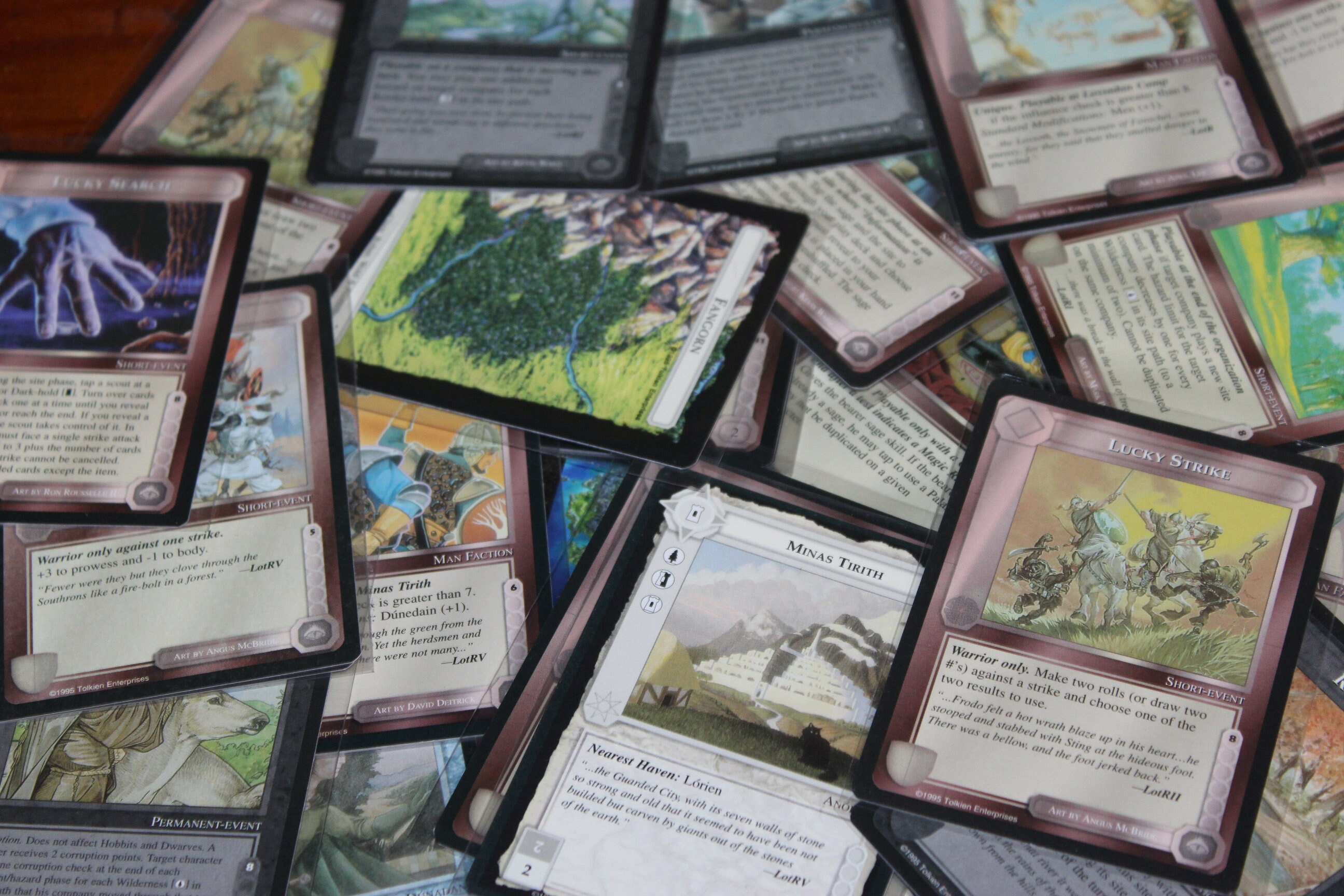 Mixed Lot of Vintage Middle-earth Collectible Card Game Cards Tcg Ccg J ...