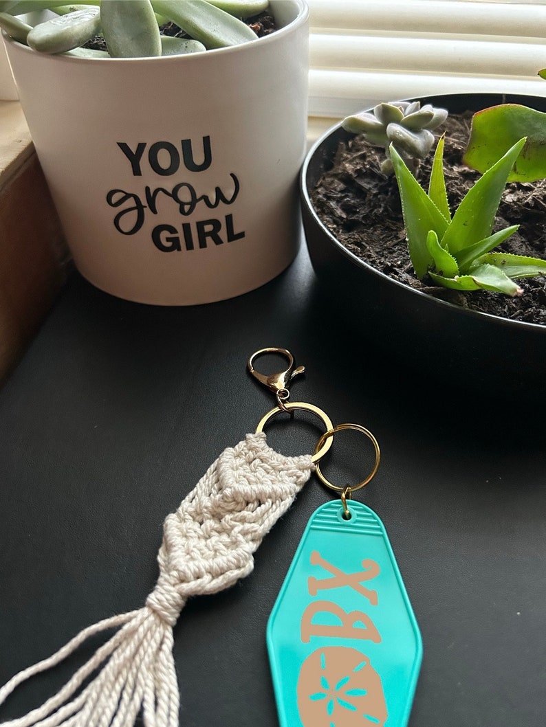 OBX Vintage Hotel Motel Macrame Keychain Outer Banks - Etsy