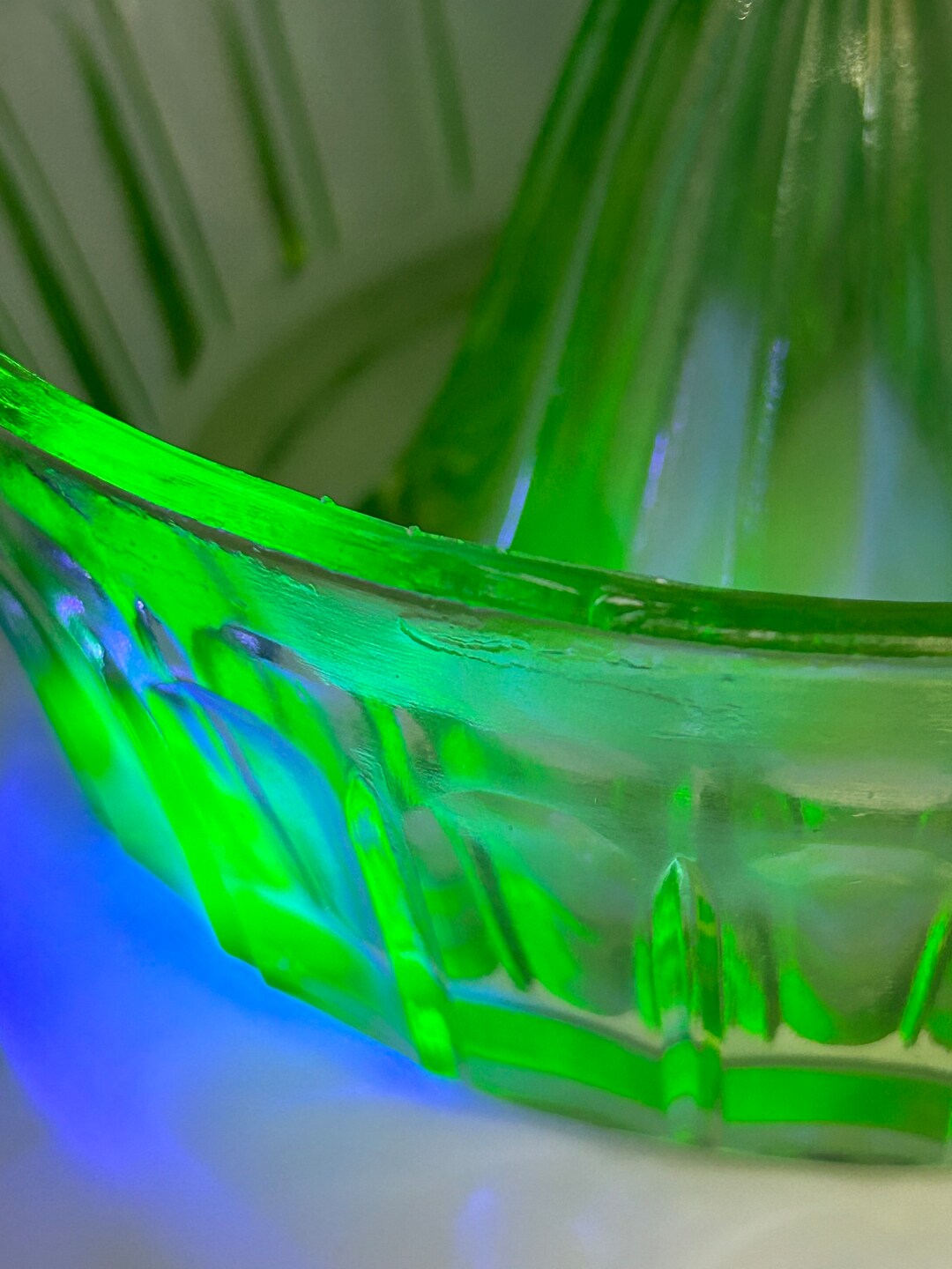 Large Green Uranium Glow Glass Vintage Indiana Glass Co. Juice - Etsy