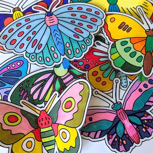 DIY Flapping Wings Butterfly Craft | Insect Clothespin Activity ...