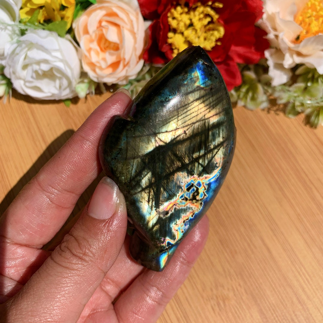 Natural Polished Labradorite Leaves Free Form Quartz Carved Labradorite ...