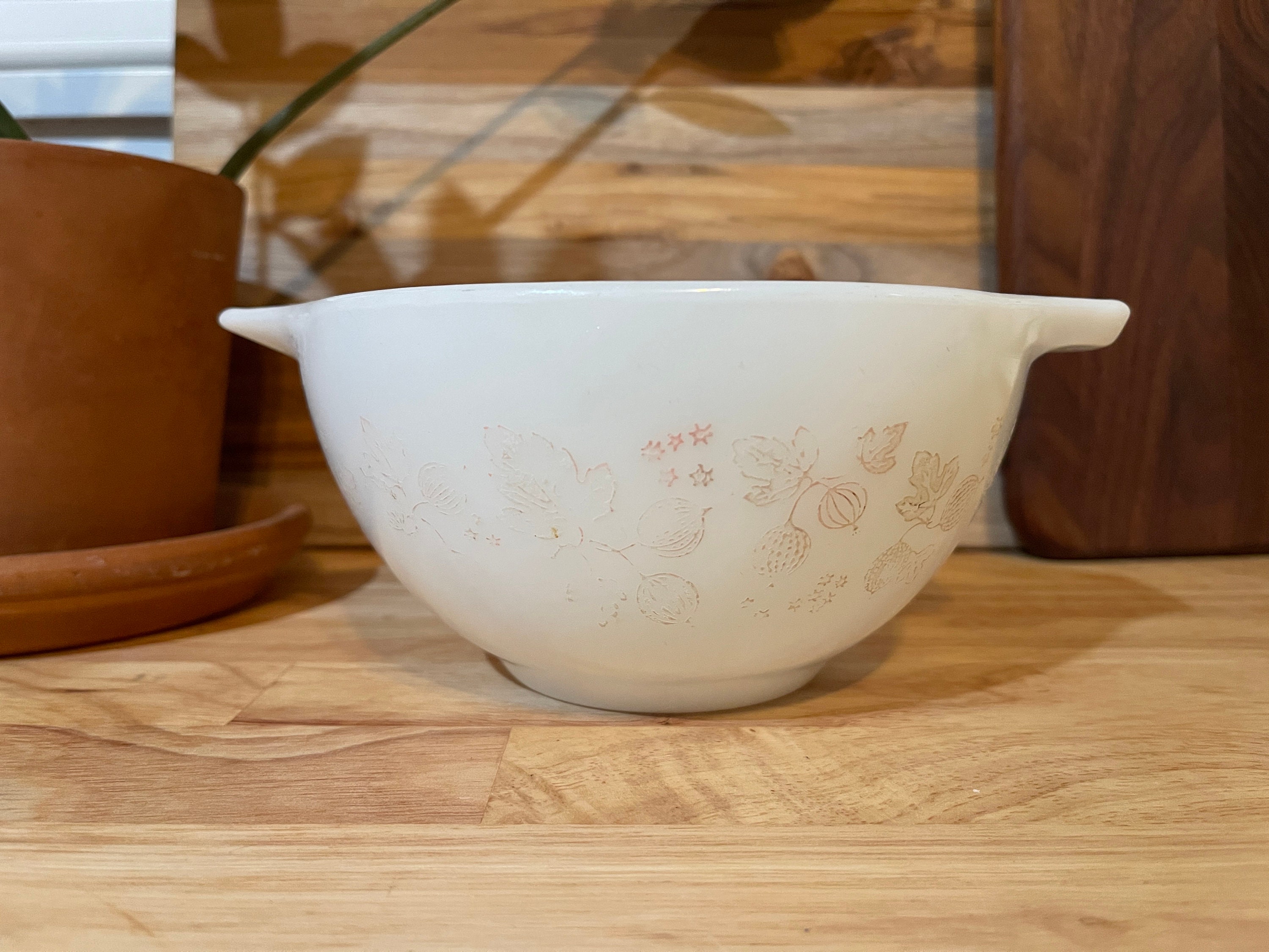 Pyrex Pink Gooseberry Cinderella Mixing Bowl 441 - Etsy