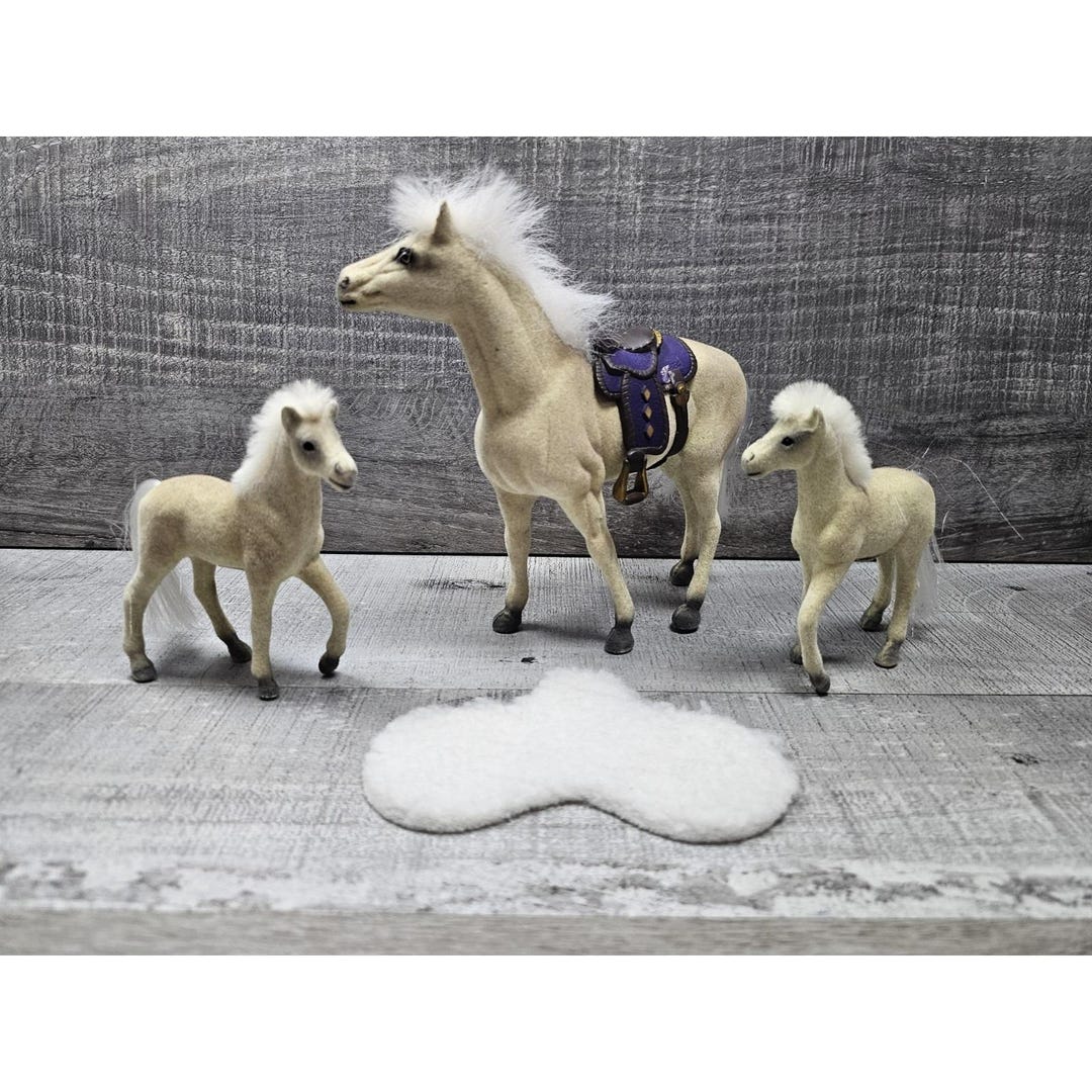 Vtg Toy Horse Family Flocked Figurines White Mane Buckskin Horse W ...