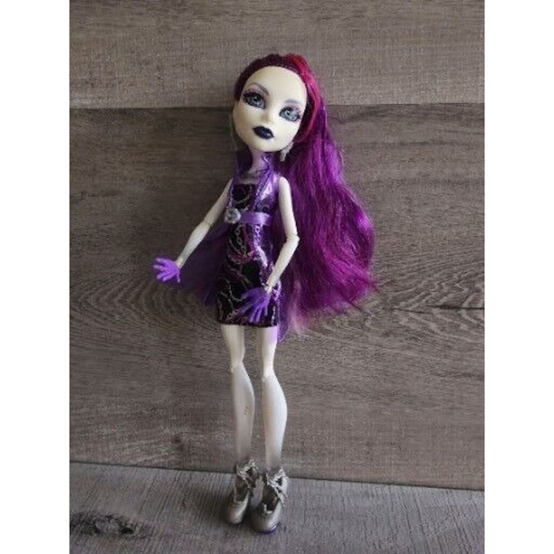 Monster High Ghouls Night Out Spectra Vondergeist Doll Mattel Clothes ...