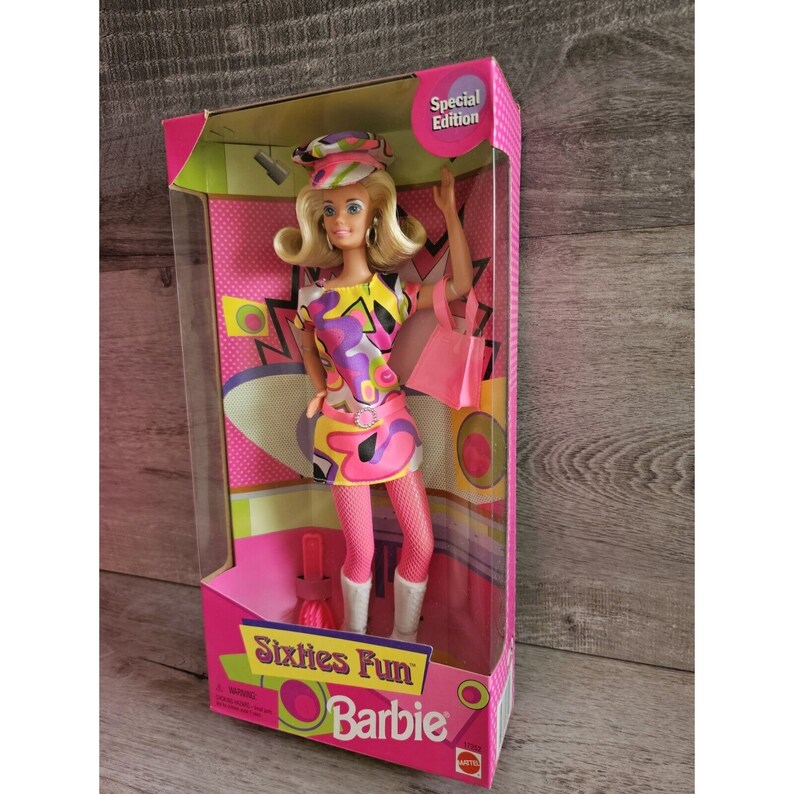 VTG Sixties Fun Barbie Doll Blonde Hair Special Edition 1997 Mattel ...