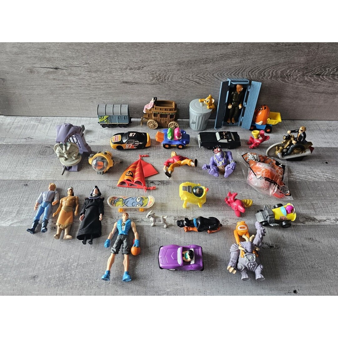 Lot of Vintage 1990s Burger King Kids Meal Toys Disney WB Pocahontas M ...