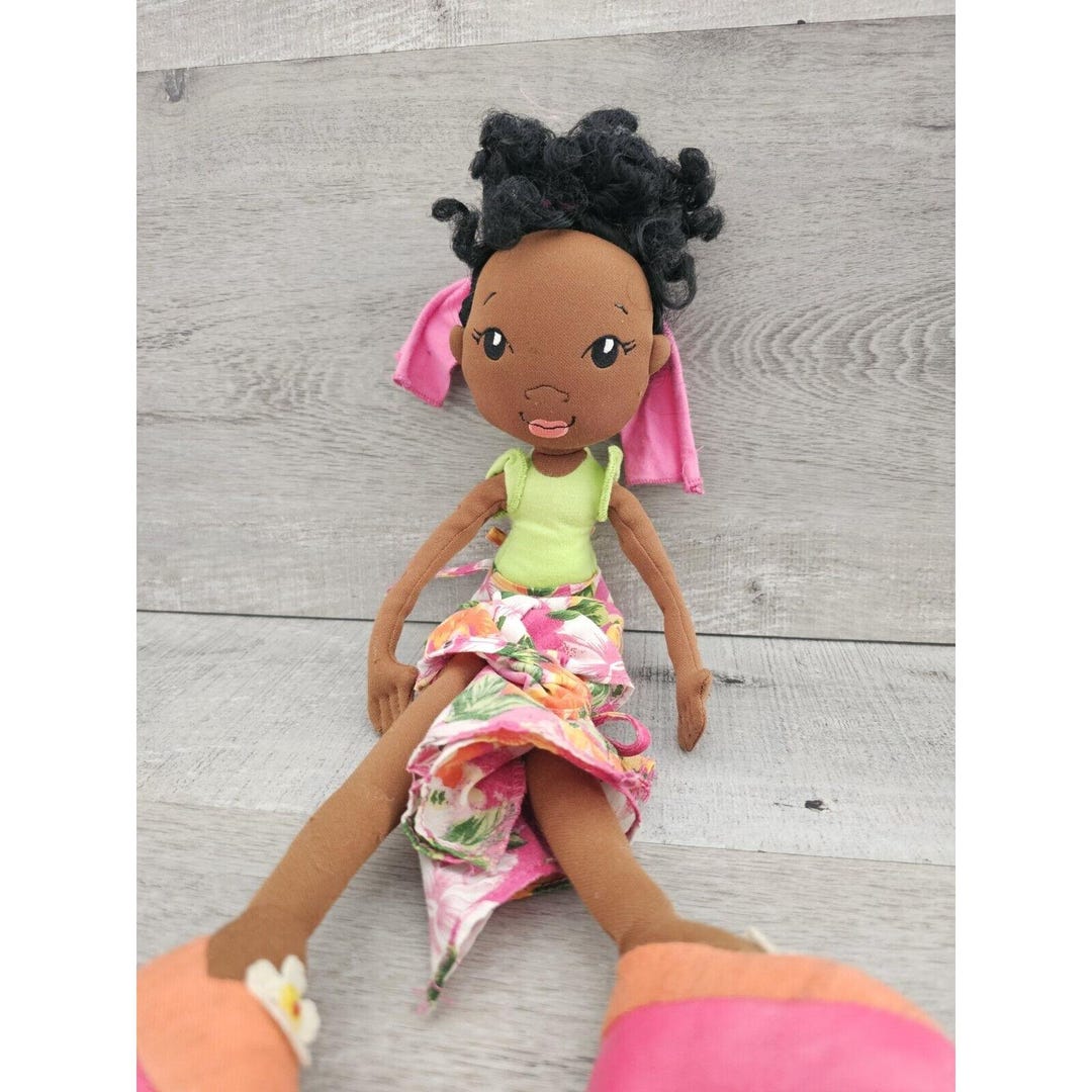 Karito Kids Doll Lulu Goes to Madagascar Kidsgive Travel Charmers 16 ...