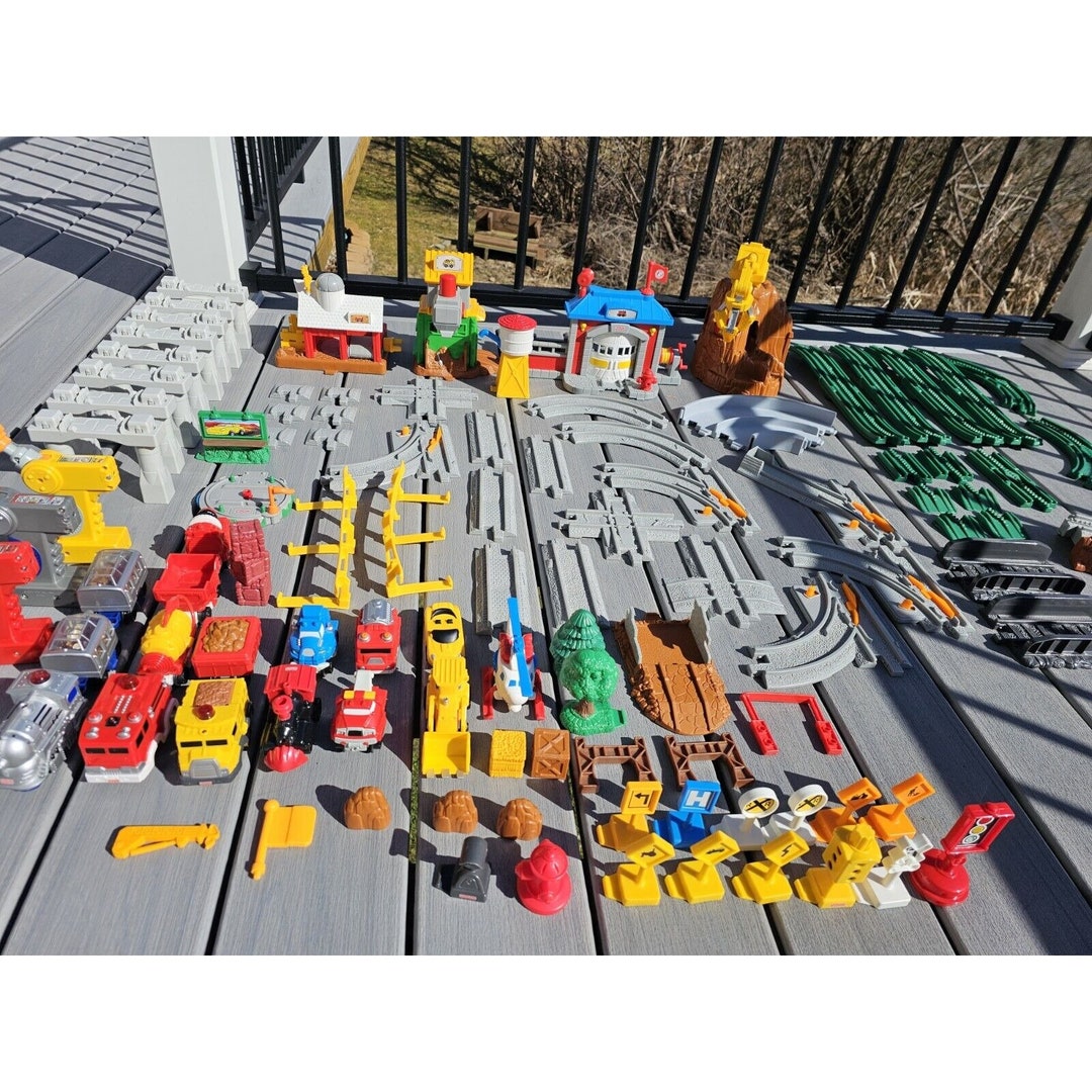 Huge Fisher Price Geotrax Train Sets W Remotes Farm Town Firetruck ...