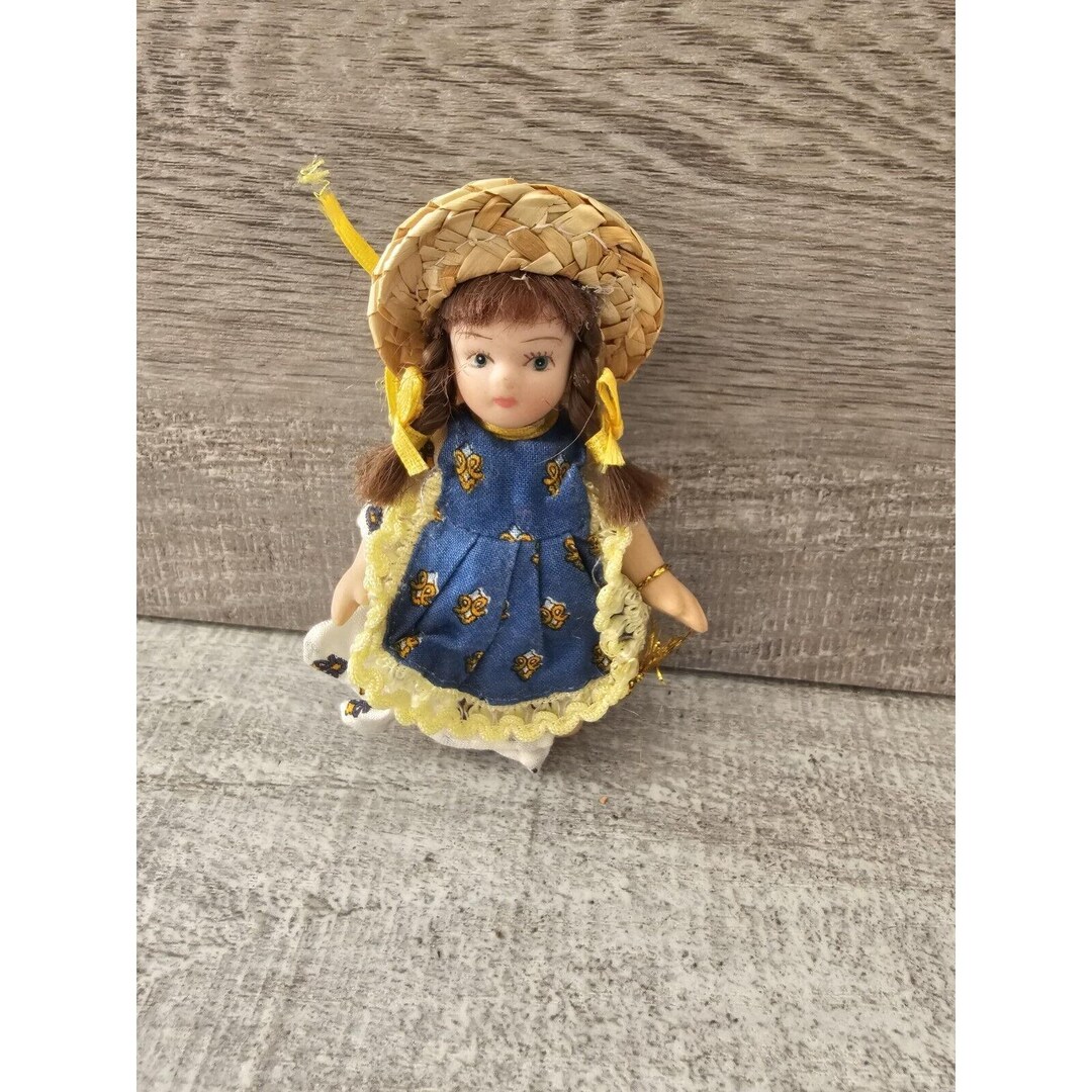 Les Poupees De Mado Porcelain Hand Painted Girl Doll 4" Bisque Diorama ...