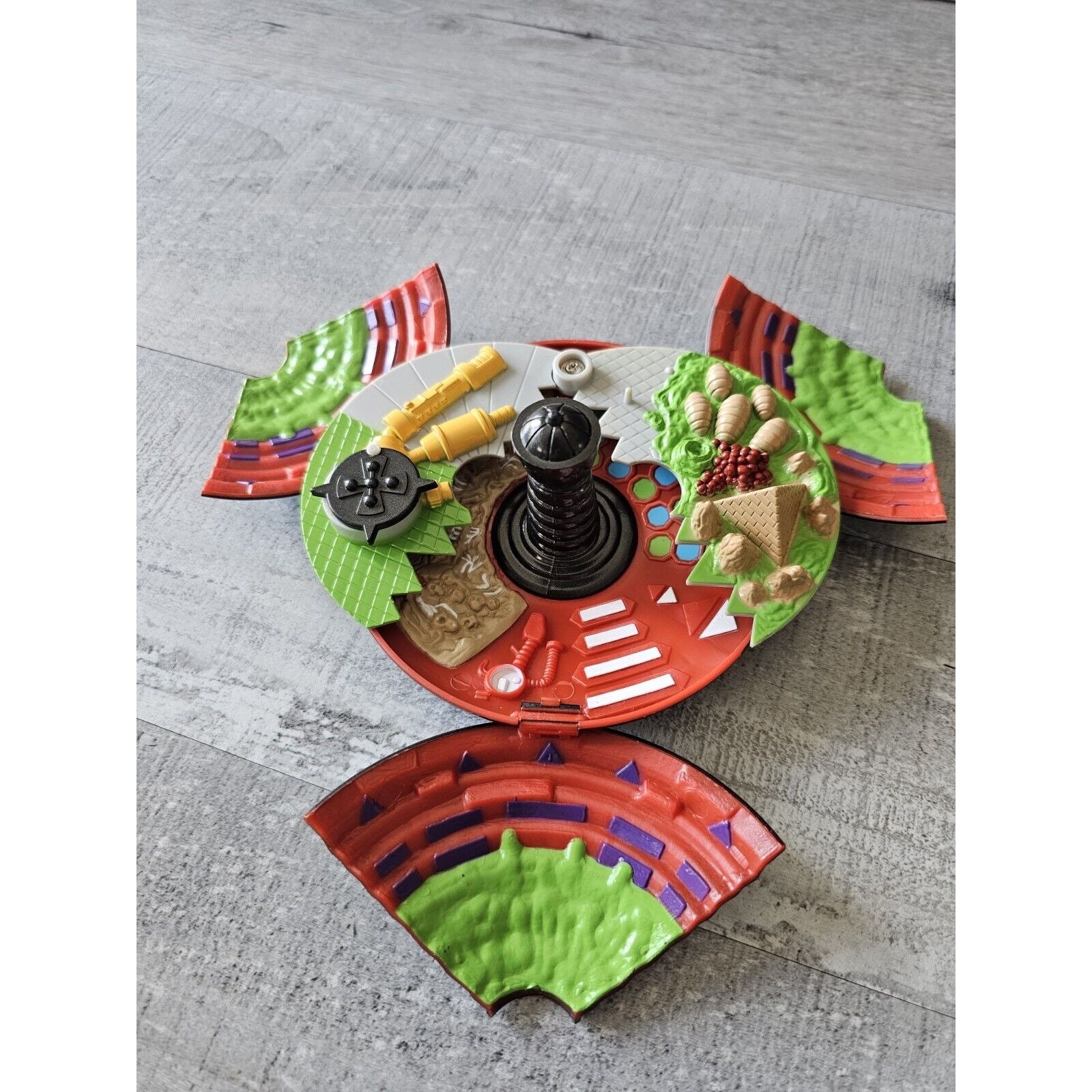 Vintage UFO Toy Mysteries of the Universe Playset LOT Alien Figures ...