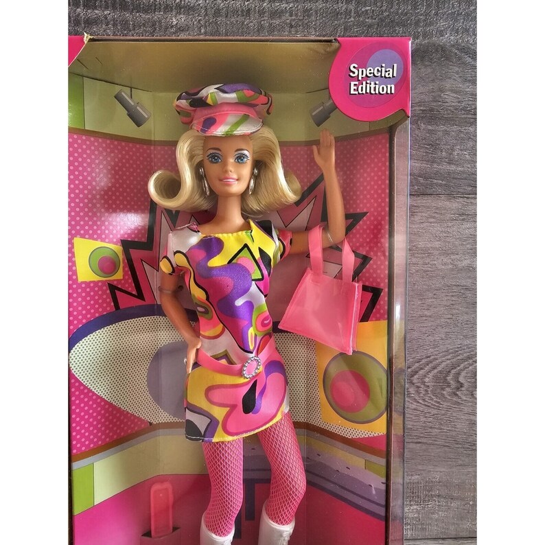 VTG Sixties Fun Barbie Doll Blonde Hair Special Edition 1997 Mattel ...