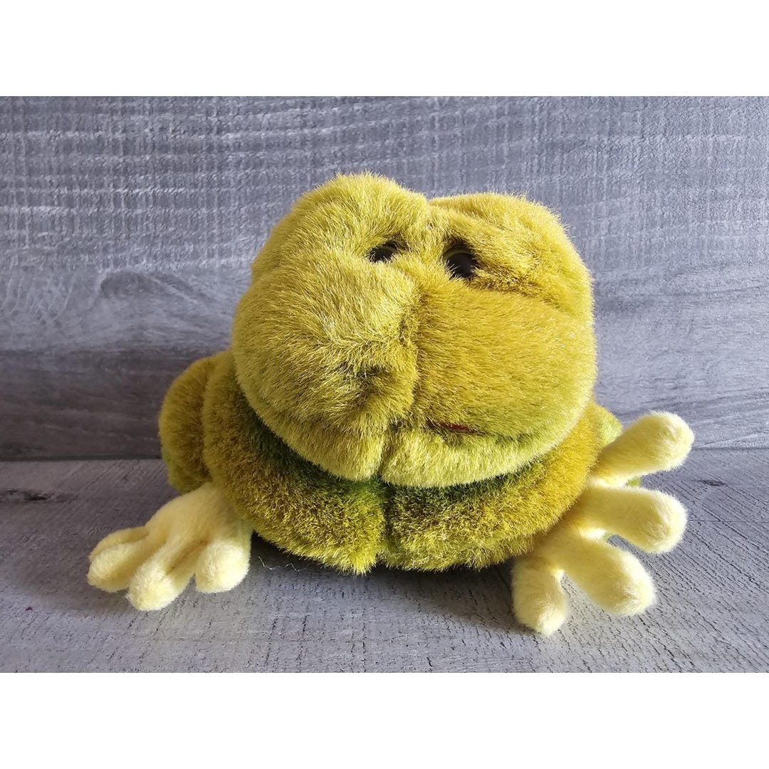 JLI Green Plush Frog Toad 1994 Realistic Stuffed Animal 4" Petting Zoo ...