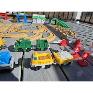 Vtg 2003 Fisher-price Geotrax Rail and Road System TRACKTOWN RAILWAY ...