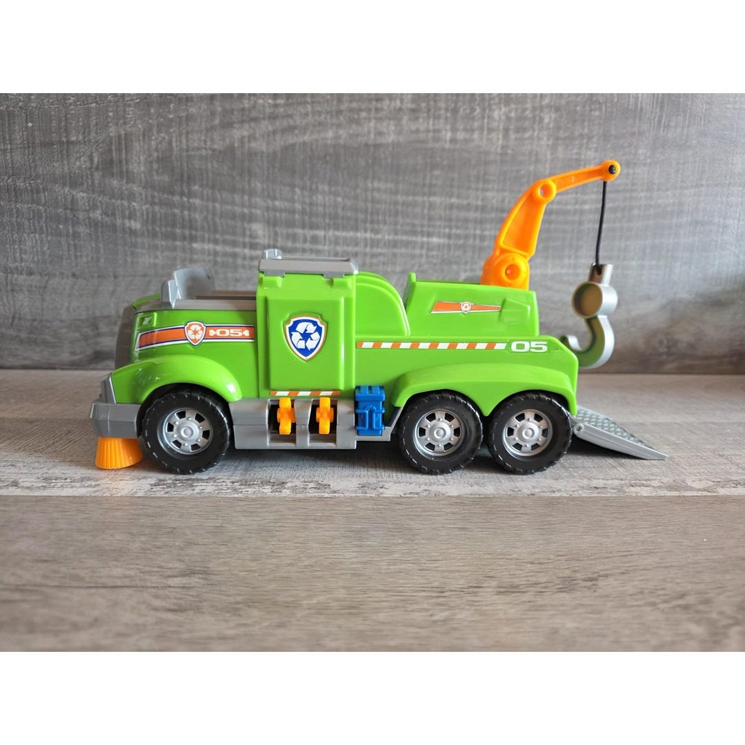 PAW Patrol Rocky's Ultimate Rescue Recycling Truck Moving Crane & Flip ...