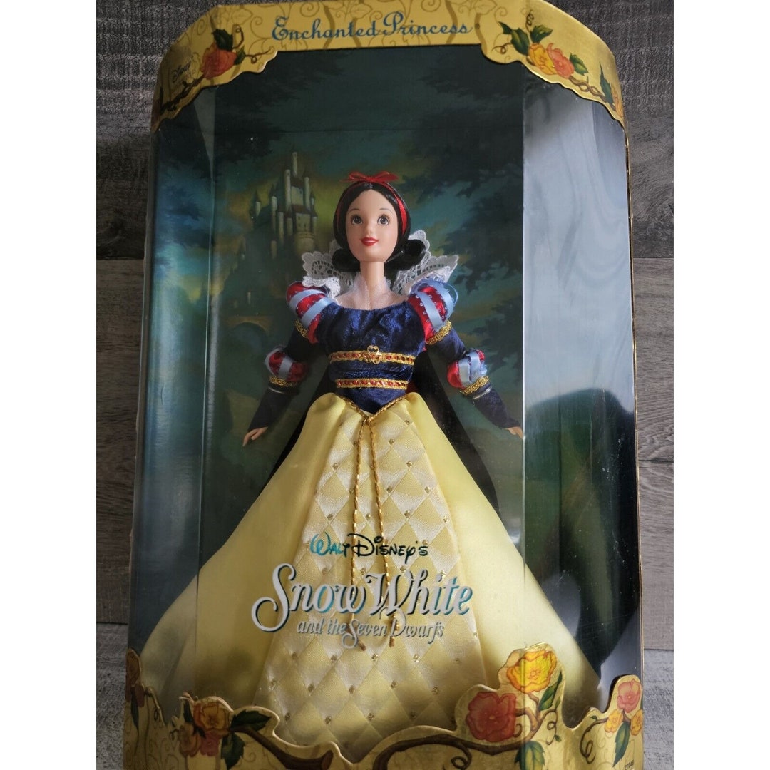 2000 Disney Snow White and the Seven Dwarfs Enchanted Princess Doll ...