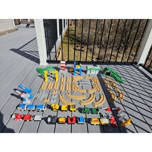 Vtg 2003 Fisher-price Geotrax Rail and Road System TRACKTOWN RAILWAY ...