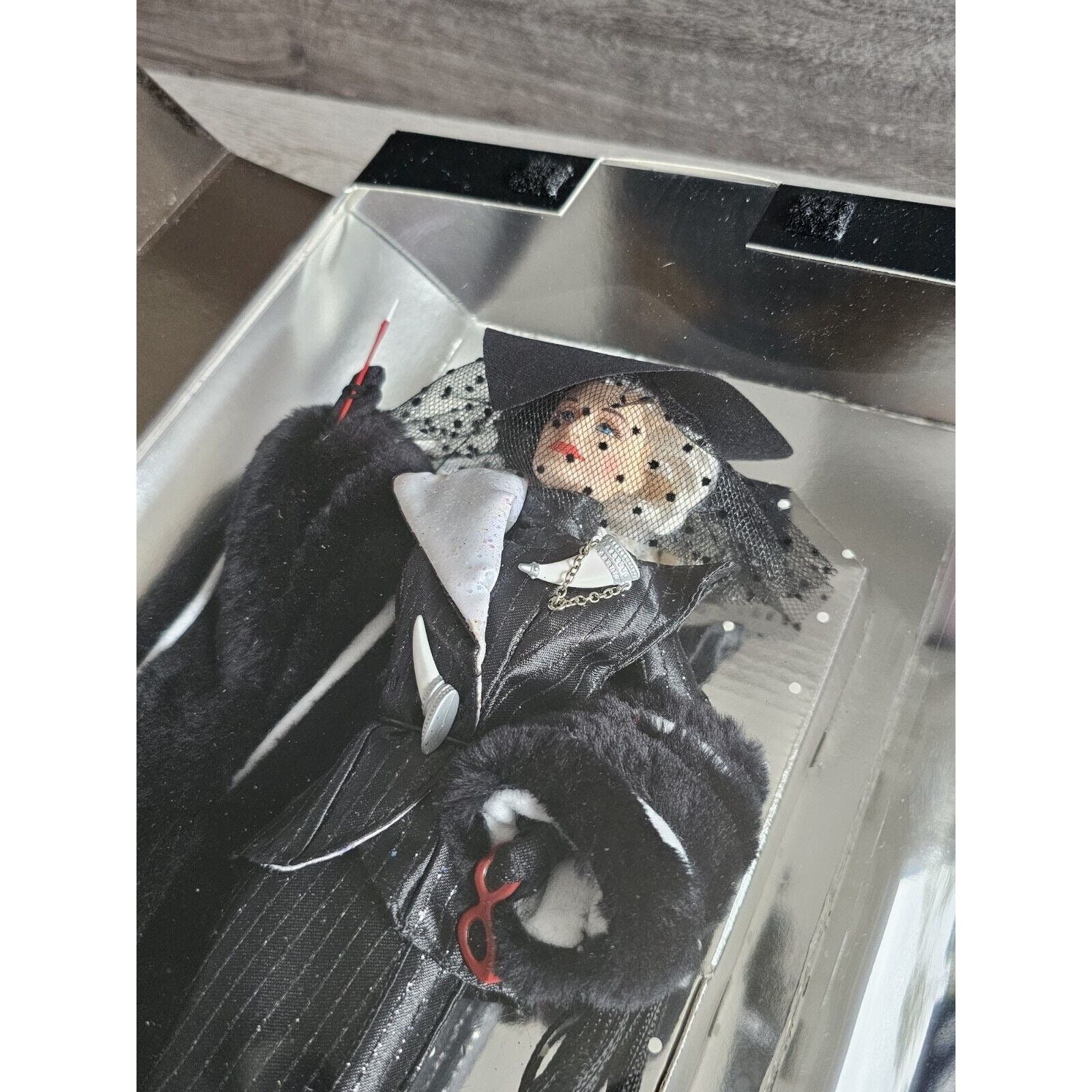 Cruella De Vil Barbie Power in Pinstripes Great Villains 1996 Mattel ...