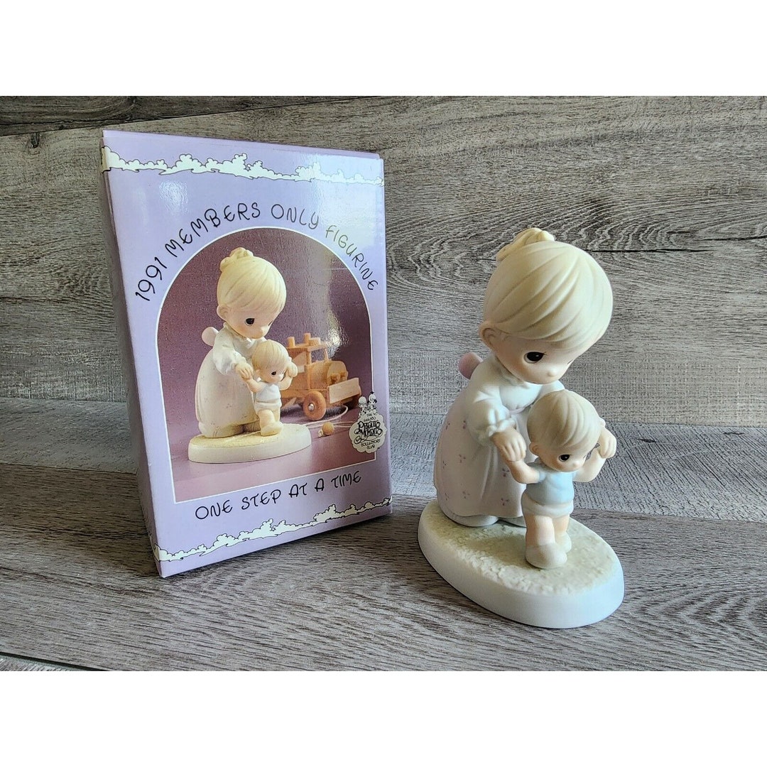 Precious Moments One Step at A Time PM911 1991 Members Only Figurine W ...
