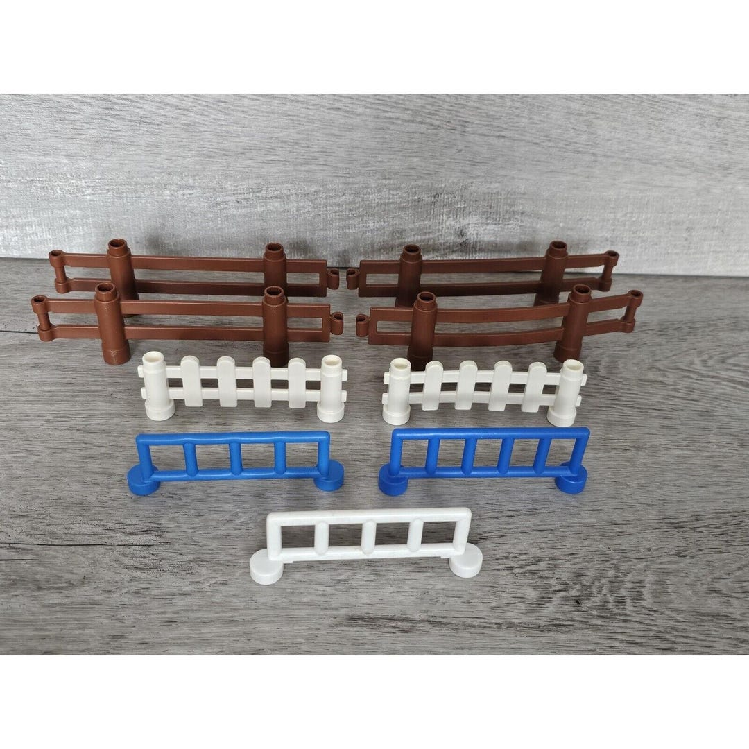Lot of 9 LEGO Duplo Railing Fence Zoo Barrier Barricade Farm House Blue ...