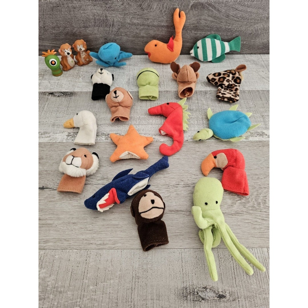 Finger Puppets Fabric Mostly Plush Lot of 20 Animals Fish Giraffe Mixed ...
