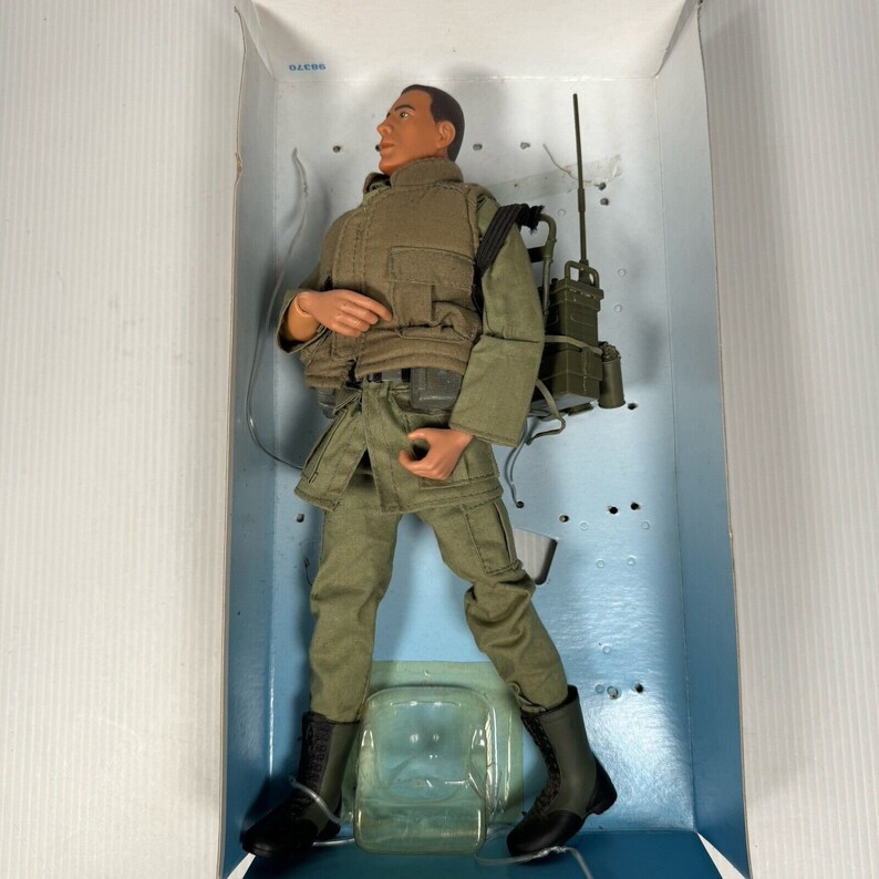 Soldiers of the World Vietnam War 12 Action Figure RTO USMC 2002 ...