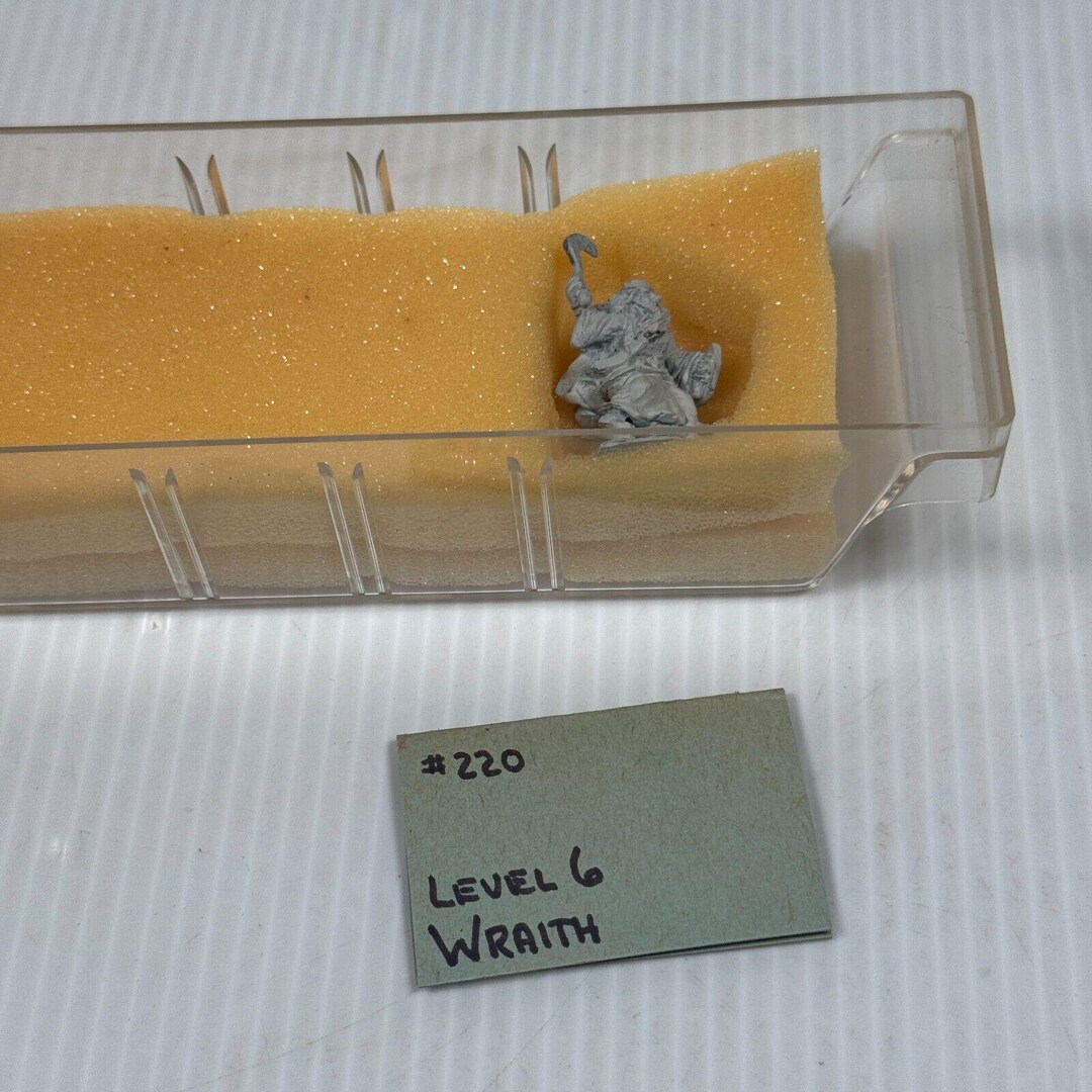 Dungeons & Dragons Lead Miniature Level 6 Wraith Figurine Unknown Brand ...