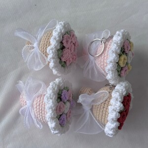 Crochet Mini Rose Bouquet Keychain, Hanging Bouquet Rose Crochet, Mini ...