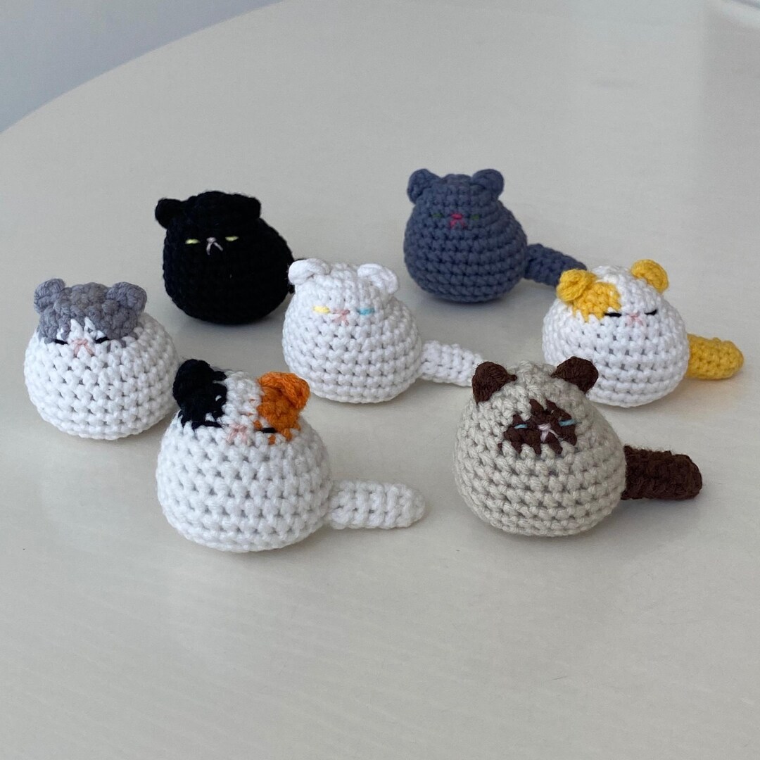 Crochet Sleepy Cat Keychain, Handmade Lazy Kitten, Cat Amigururmi ...