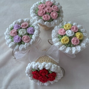 Crochet Mini Rose Bouquet Keychain, Hanging Bouquet Rose Crochet, Mini ...
