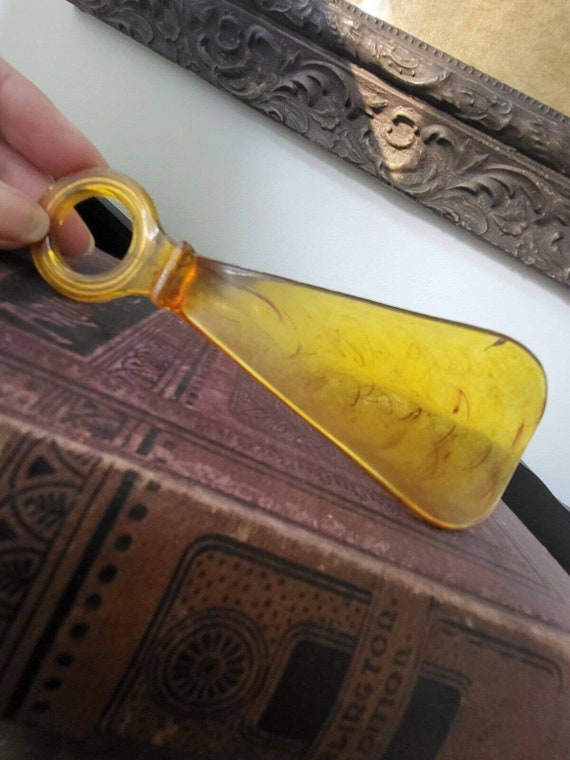 Vintage shoe horn amber - Gem