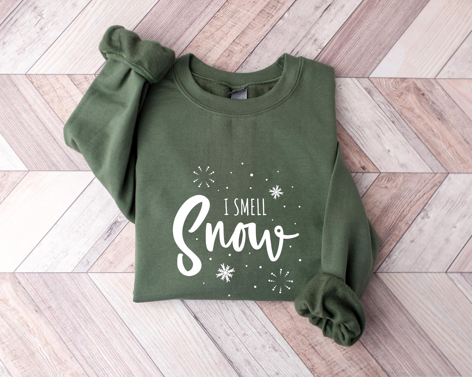 I Smell Snow Sweatshirt, Christmas Girl Hoodie, Woman Sweatshirt, Xmas ...
