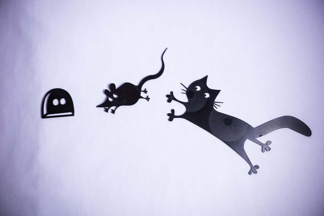 Cat Chasing the Mouse Wall Display Set! - Very Cool, Place Them on Your ...