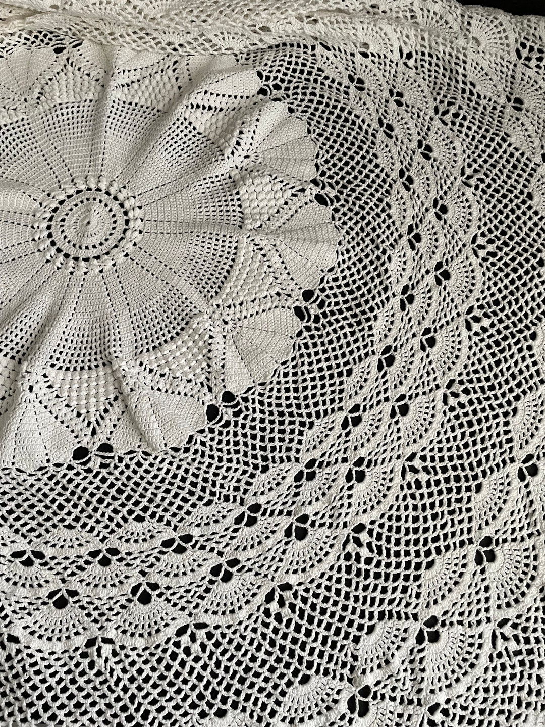 Round Table Cover Topper Handmade Crocheted by Grandma / Italian ...